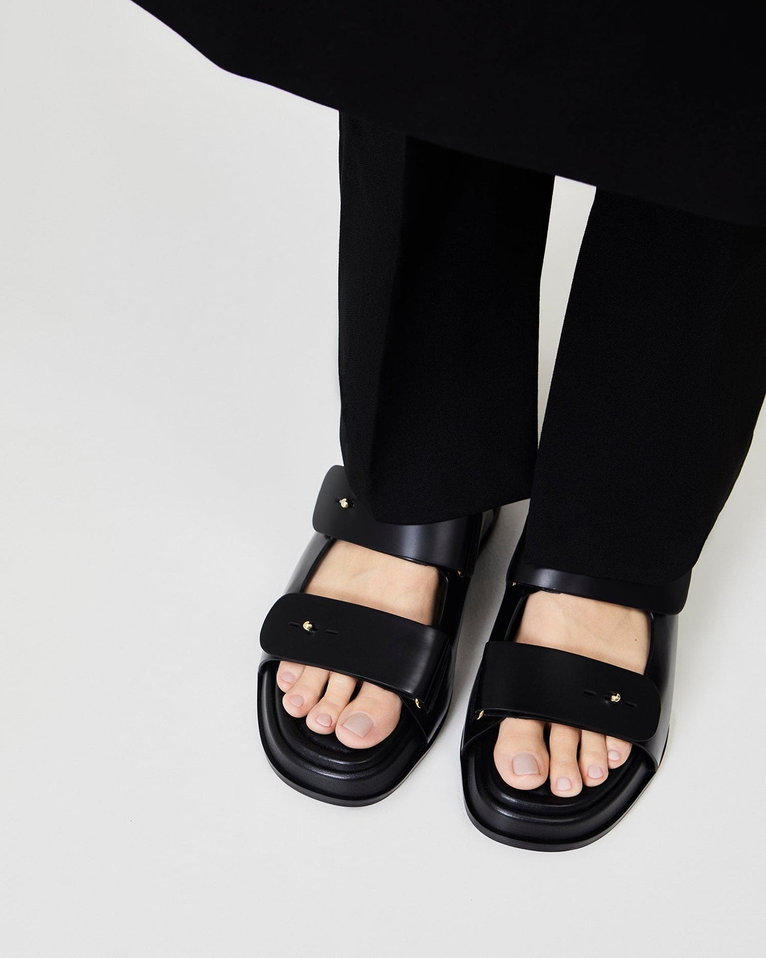 The Chunky Slide - Black | Black Slide Sandals Women | ESSĒN